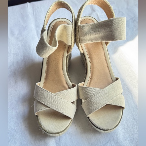 Merona | Shoes | Classic Summer Wedge In Neutral Color Womens Sandals ...